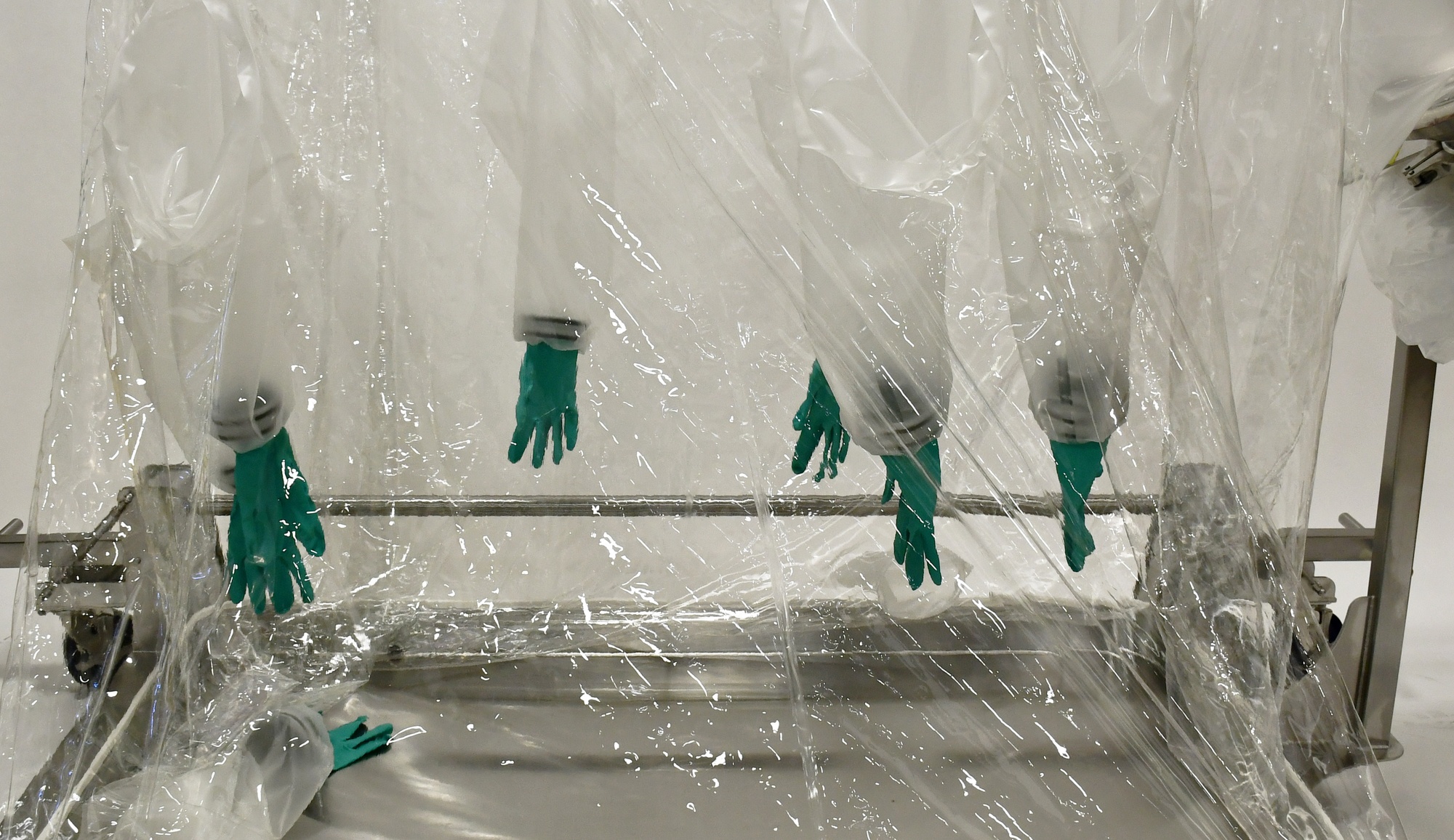 Nutsche Filter Dryer Containment System - Rheo Flexibles